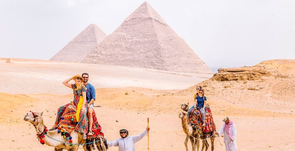Grandes Pirámides de Giza: Maravillas del Mundo Antiguo